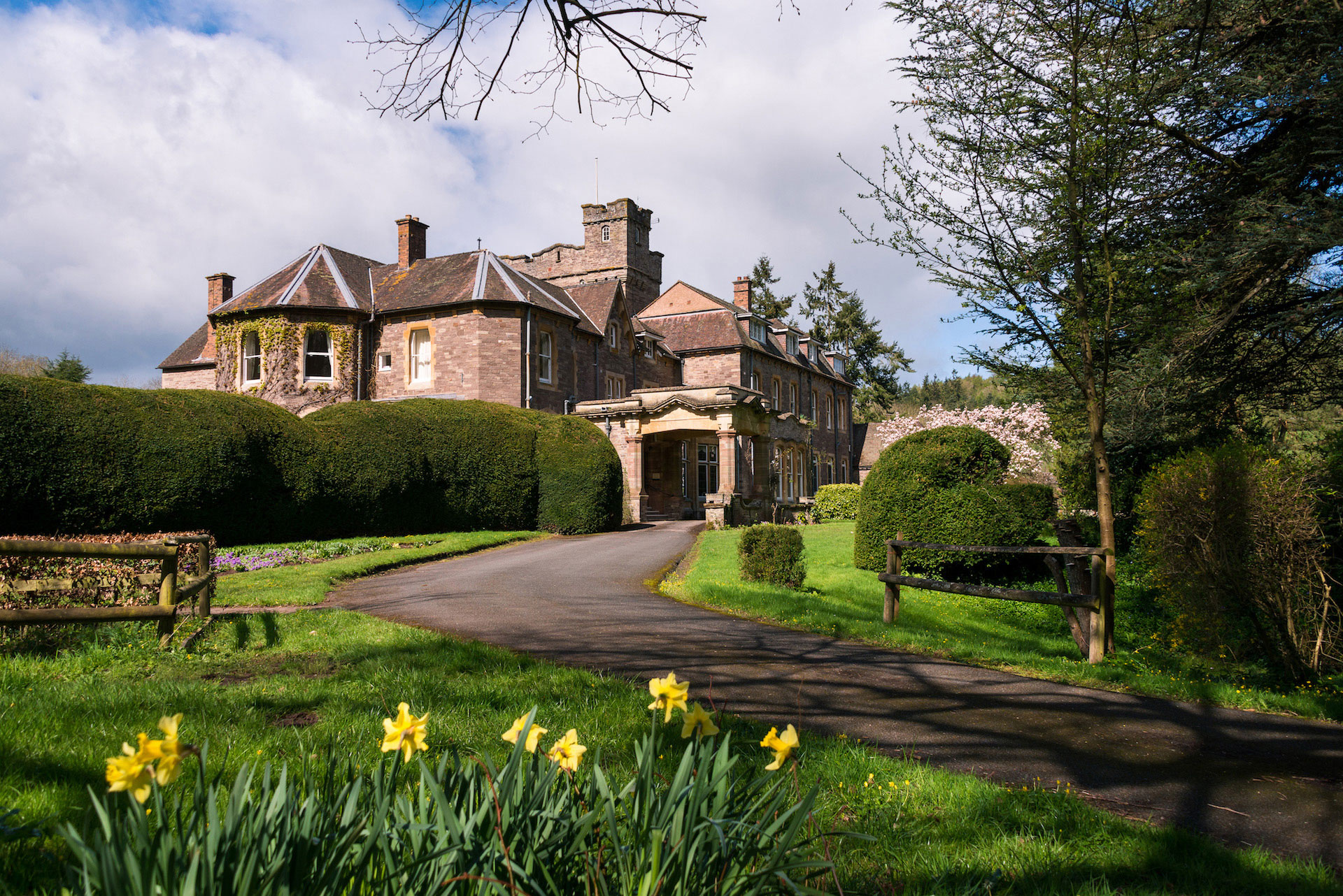 Welcome to Herefordshire Care Homes | Dulas Court | Ewyas Harold