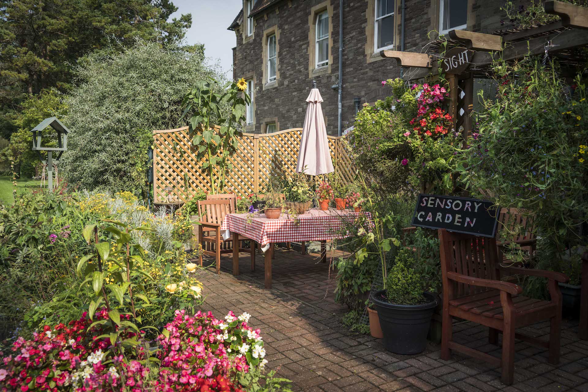 Welcome to Herefordshire Care Homes | Dulas Court | Ewyas Harold